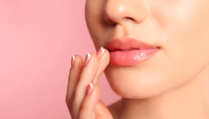 15 Best Home Remedies to Remove Dark Spots on Lips - Skin Care Top News