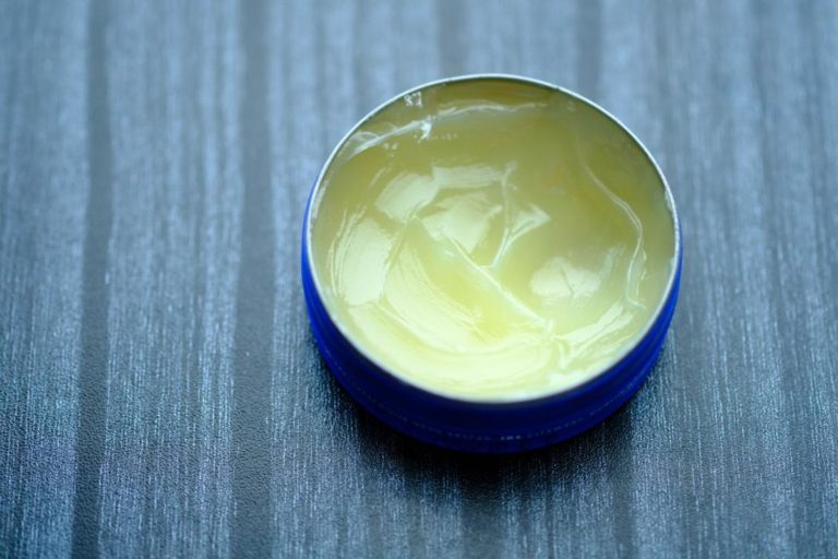 The Benefits of Using a Water-Based Gel Moisturizer