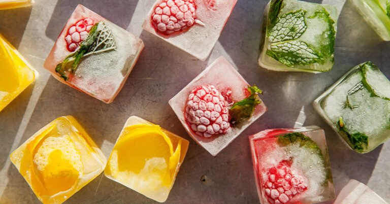 2 EASY recipes to create a refreshing ice mask at home and pamper skin