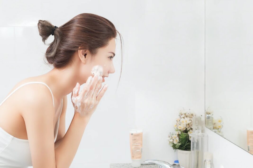 Avoid these while washing your face - Skin Care Top News
